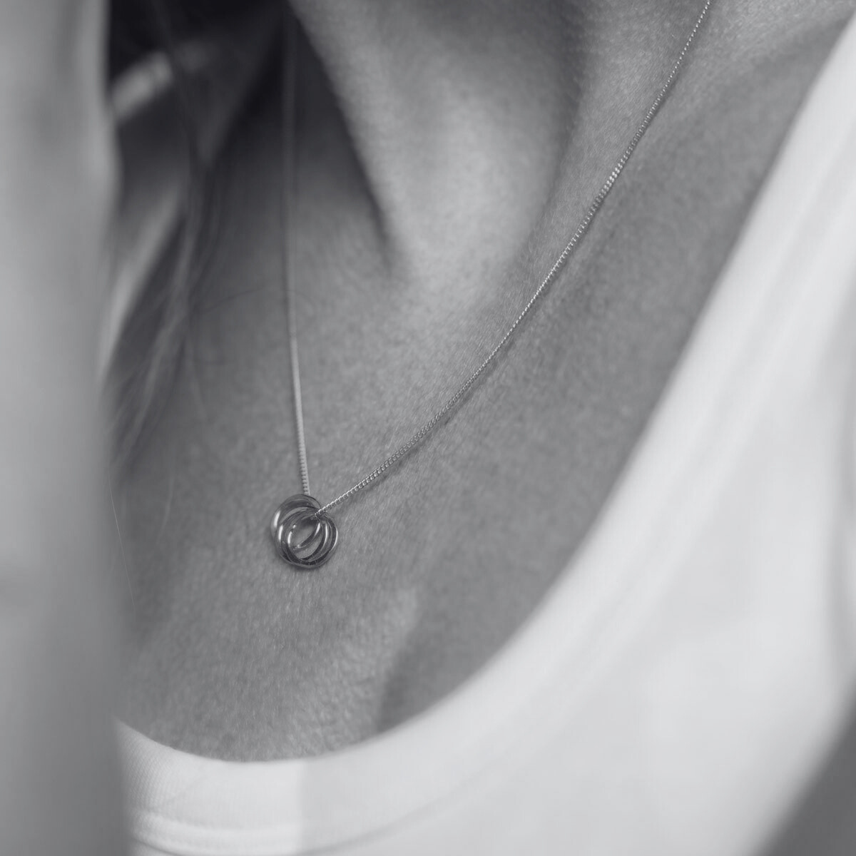 Loella Circles Necklace – BRYONY BEL.